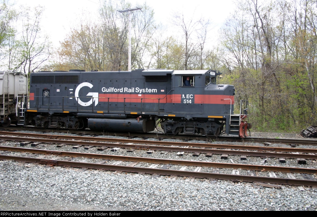 MEC 514 takes a short freight west